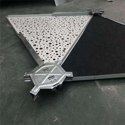 Cina Vendita calda 1200X1200X1200 Soffitto in metallo di alluminio Pannello triangolare a clip in alluminio in vendita