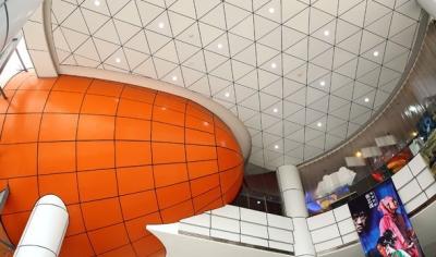 중국 천장 1000x1000x1000mm의 주문형 색 알루미늄 삼각 클립 판매용