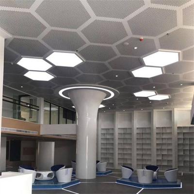 Cina Alluminio esagonale Clip-nel soffitto per la decorazione della parete di Convention Center in vendita