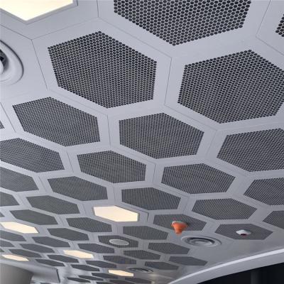 Cina Alluminio esagonale Clip-nel soffitto per la decorazione della parete di Convention Center in vendita