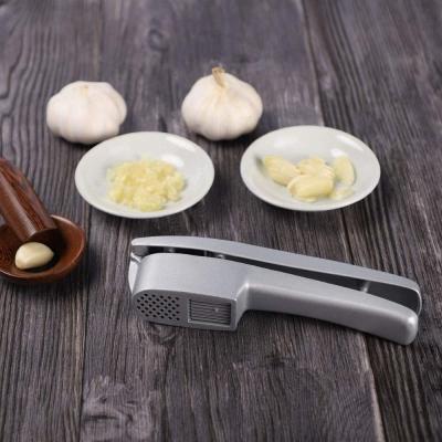 Cina 2 in 1 Ginger Chopper Aluminum Alloy Garlic Press E Garlic Slicer Con Logo Personalizzato in vendita