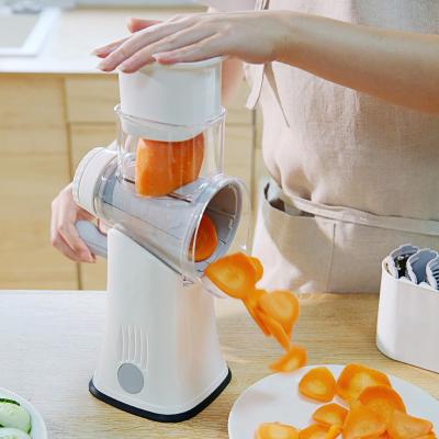 Cina Strumenti di cucina sostenibili Gratter rotanti 5 in 1 per tagliare e gratare le verdure in vendita
