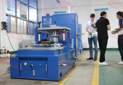 中国 2000kg.IEC 60335-2-24およびIEC 60335-2-40のためのF力の振動テーブルの試験装置 販売のため