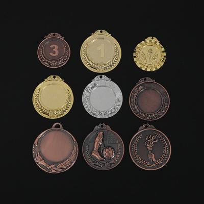 China Custom badmnton medals 50-70mm complete range golf american football angling archery awards for athletics for sale