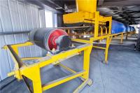 China Adjustable Lifting Height Guide Chute Belt Conveyor Machine for sale