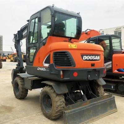 Cina Prodotto in Corea originale usato doosan dx60w-9 escavatore a ruote 6 tonnellate a Shanghai in vendita