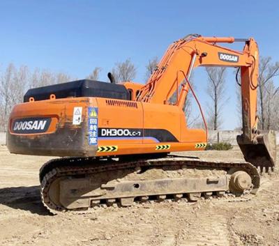 China Gebruikte Doosan DH300LC-7 Crawler Excavator uit Korea met 2910 werkuren in Shanghai Te koop