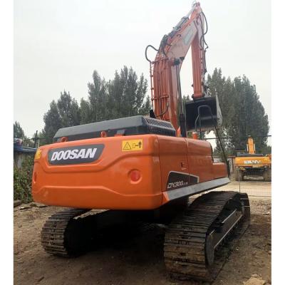 China Buena condición Excavadora Doosan DX300 de 30 toneladas usada en Corea 2020 1,27 m3 Capacidad de cubo en venta