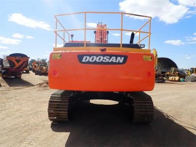 China Excavadora de segunda mão Doosan DX300 30 toneladas em boas condições de trabalho para movimentação de terra à venda