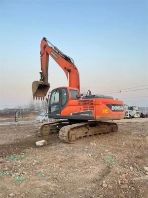 China Original cilindro hidráulico 2017 ano do modelo Doosan usado DX220 escavadeira em Xangai à venda
