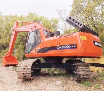 中国 ドーサン DH300LC-7 掘削機 30 トン 状態良好で,様々な用途に適しています 販売のため