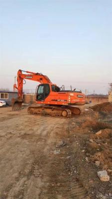 China Doosan DX225LC graafmachine in goede staat 4522 uur werk ORIGINALE hydraulische klep Te koop