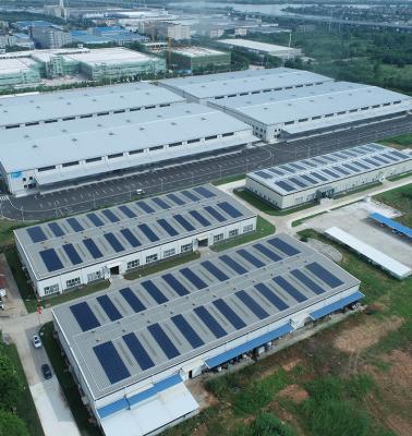 Cina La metà del modulo di PV del tetto dei pannelli solari di alto potere di Rixin ha tagliato la cellula al silicio monocristallina in vendita