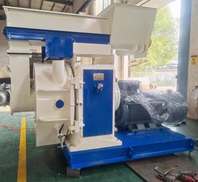 Cina macchina di legno commerciale 200kw del mulino della pallina del CPM di 3t/H Ring Die in vendita
