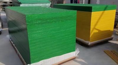 China Custom Size Color Thickness Molded Fiberglass Grating FRP GRP Mesh Plastic Fiberglass Flooring for sale