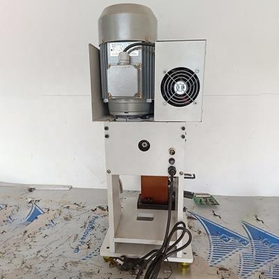 Cina Ultra silenziosa macchina per il crimping terminale da 2,0 tonnellate realizzata in fili da 0,1-4,5 mm2 AWG11-AWG32 in vendita