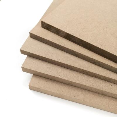 Cina E0 E1 MDF 2440 X 1220 Plain 18mm Melamine Faced MDF Board Indoor in vendita