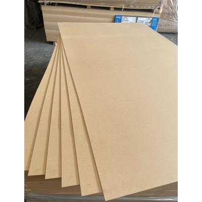 Китай Коммерческая плотность средней плотности MDF влагостойкая MDF панели продается