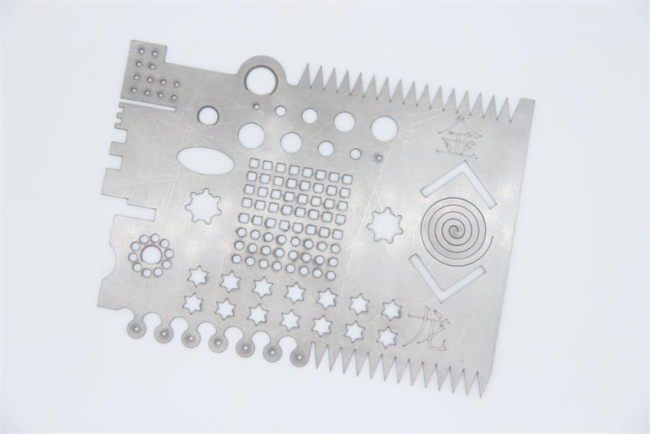 1.5 kw fiber laser cutting machine