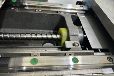 China Positioning Accuracy Vertical CNC Milling Machine  4 Axis With 12000rpm for sale