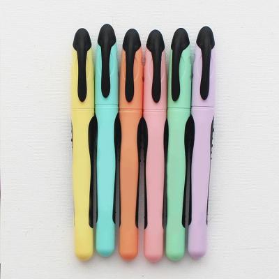 China Good quality hot selling black silicone curved holder highlighter pen for sale