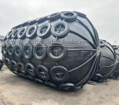 China Fender de borracha pneumática preta personalizado com rede de cadeia Certificado ISO CCS for sale