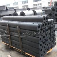 China Customized D Type Rubber Fender , Marine Solid Fender For Ship Protecttion for sale