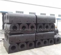 China Marine Solid D Type Rubber Fender Size / Thickness Customized for sale