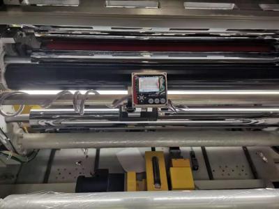 Cina macchina di taglio ad alta velocità automatica del rewinder 380v 500mm di 8000mm - di 5500mm del film automatico del rotolo 60hz in vendita