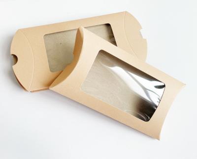 Cina Visualizzazione della finestra Stampa del logo personalizzato Kraft cuscino scatole regalo per caramelle snack gioielli accessori in vendita