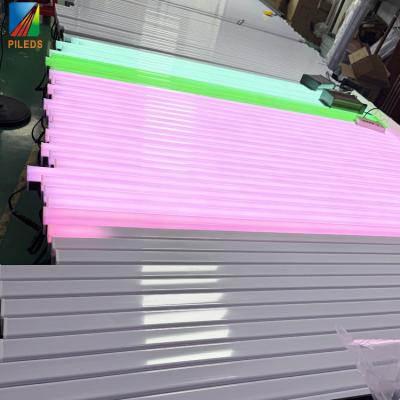Cina Barra LED Pixel per noleggio palchi ODM DMX/SPI Tubo digitale RGB 12/24V Barra LED RGB indirizzabile con morsetto per palco musicale dal vivo in vendita
