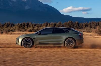 Cina ZEEKER 001 AWD Veicolo elettrico puro con autonomia di 675 km e batteria agli ioni di litio ternario in vendita