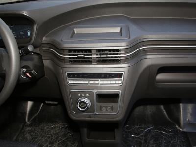 Cina 2023 Chery Karry Dolphin Chinese Electric Van con esterno bianco e budget-friendly in vendita