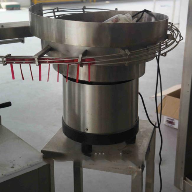 Automatic Plastic Barrel Water Cap Assembly Feeder Wine Bottle Aluminum Screw Cap Sorting Machine