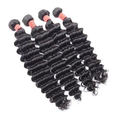 Cina Tessuto umano vergine brasiliano dei capelli ricci, capelli vergini stati allineati cuticola profonda di Wave in vendita