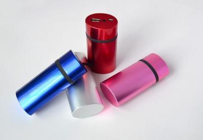 Cina La mini Banca portatile esterna universale rossa di potere del metallo per il PC compressa/del cellulare in vendita