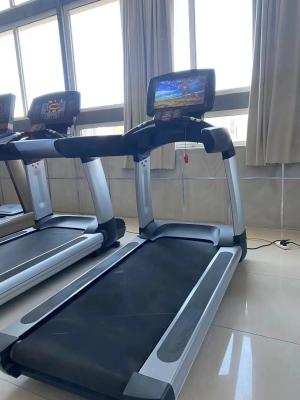 Cina Medio caricatore attrezzature per palestre commerciali tapis roulant a schermo tattile per allenamento cardio in vendita
