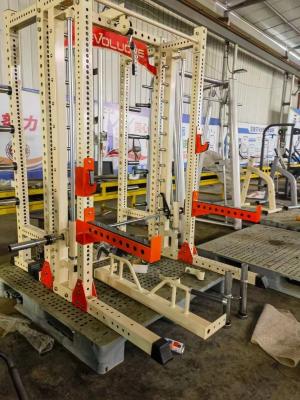 Cina Macchine per palestra in acciaio personalizzate per interni multifunzionali Smith Machine con stack di pesi in vendita