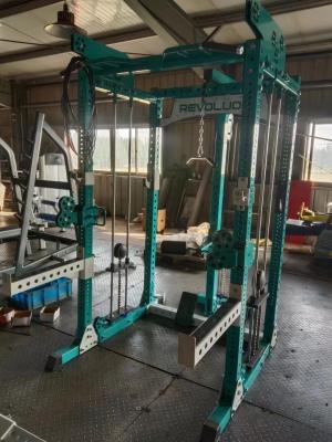Cina Macchine per palestra in acciaio personalizzate per interni multifunzionali Smith Machine con stack di pesi in vendita