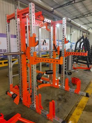Cina Macchine per palestra in acciaio personalizzate per interni multifunzionali Smith Machine con stack di pesi in vendita