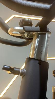China Floor Area 0.8 Indoor Spin Cycling Bike voor aerobische oefening thuis en commercieel Te koop