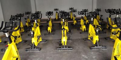 中国 フリーマン・フィットネス機器 1160*595*1220mmサイズで商用スピニング運動自転車 販売のため