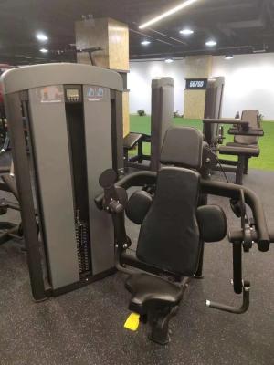 中国 商用ジムセンター ピンで装着された座ったバイセプカールマシン 80kgの重量スタック 販売のため