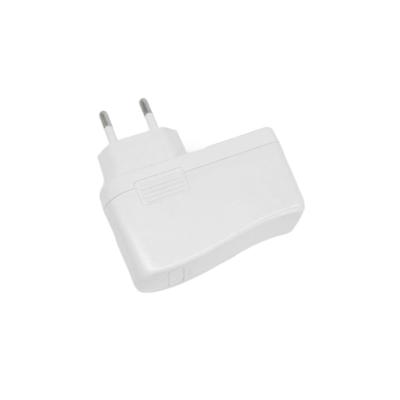 Cina caricatore della parete della porta USB di protezione del caricatore della parete di 13V 1A USB multi in vendita