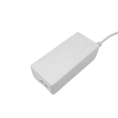 China o Desktop do adaptador da alimentação CA de 36W 6A 6V personalizou com 50000 horas de MTBF à venda