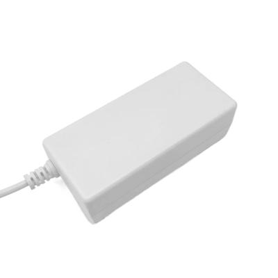 China o Desktop do adaptador da alimentação CA de 36W 6A 6V personalizou com 50000 horas de MTBF à venda