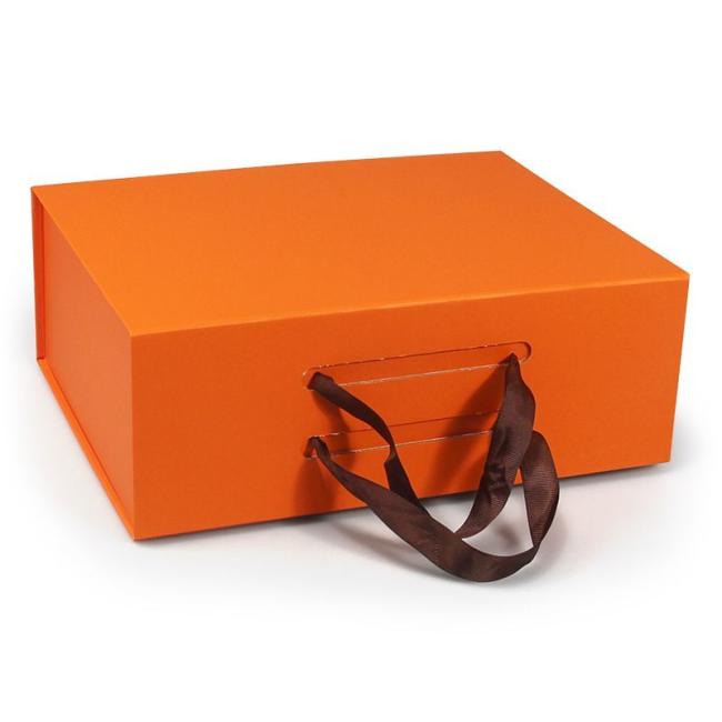 Magnetic Rigid Cmyk Color Printing Cutout Insert Book-Shape Customized Cosmetic Gift Packaging Package Packing Carton Box for Christmas Xmas New Year Decoration
