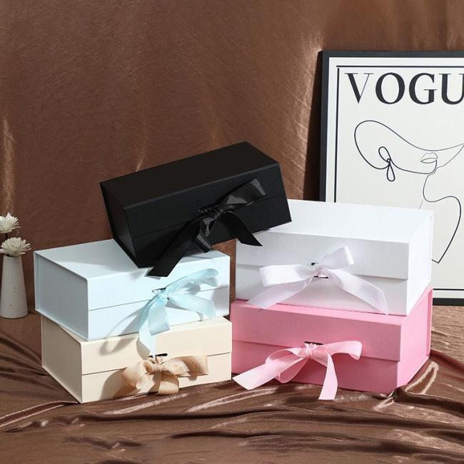 China Wholesale Luxury Custom Foldable Magnetic Rigid Cardboard Packaging Packing Package Paper Gift Folding Box for Perfume Soap Flower Jewelry Mug with Ribbon