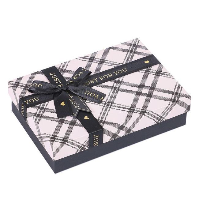 Elegant Niche Applicable Models Custom Logo Printing Cardboard Packaging Apparel and Shoes Gift Box