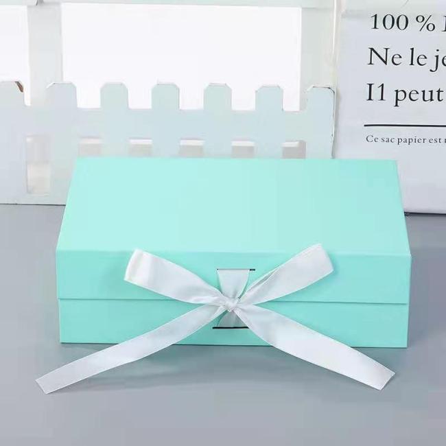 Elegant Packaging Boxes 100% Recycled Paper Ribbon Tie Magnetic Gift Boxes with Matte Finish for Promotions